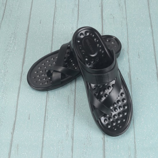Buy Walkway Men Black Casual Slippers Online | SKU: 16-1069-11-41 ...